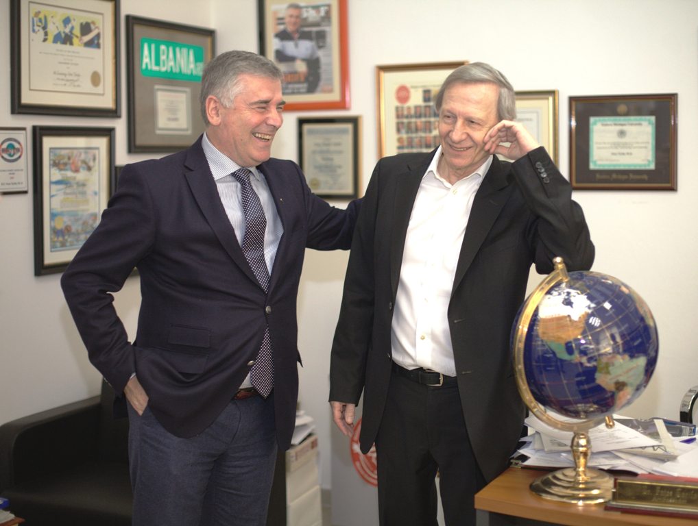 Fatos Tarifa dhe Anthony Giddens mbështesin kaosin e Brzezinskit për ...