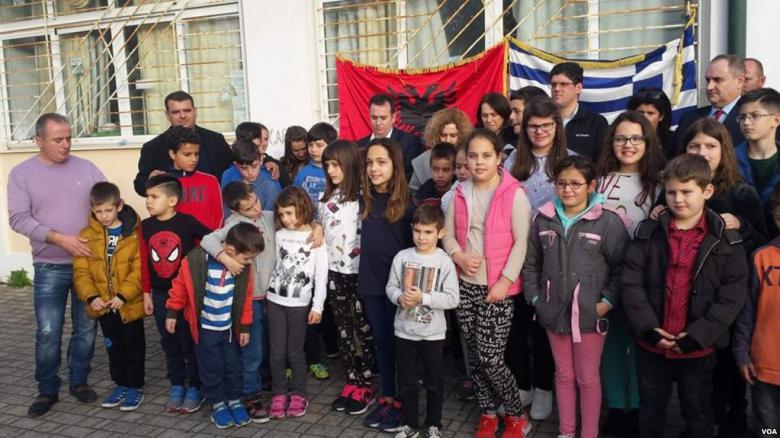 Vazhdon lufta e shqiptarëve të Kretës me ksenofobët grekë për gjuhën ...
